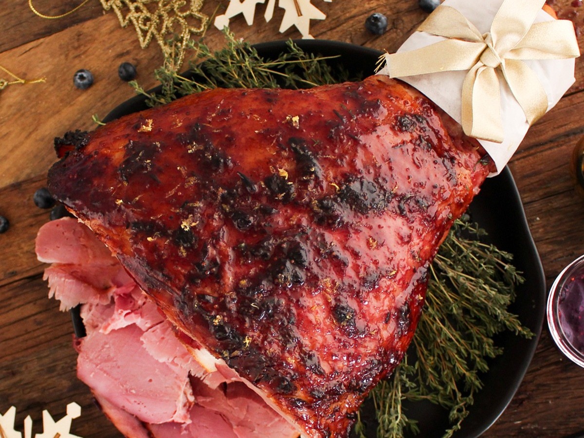 Pre- Sliced Smoked Ham with Orange, Blackberry & Cracked Pepper Glaze ...